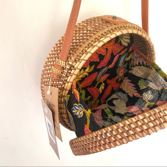 Crown Vintage | Bags | Crown Vintage Round Rattan Purse | Poshmark